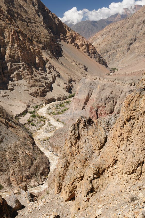 Peru Cascata Sipia Sul Fondo Del Canyon Cotahuasi Fotografia Stock ...
