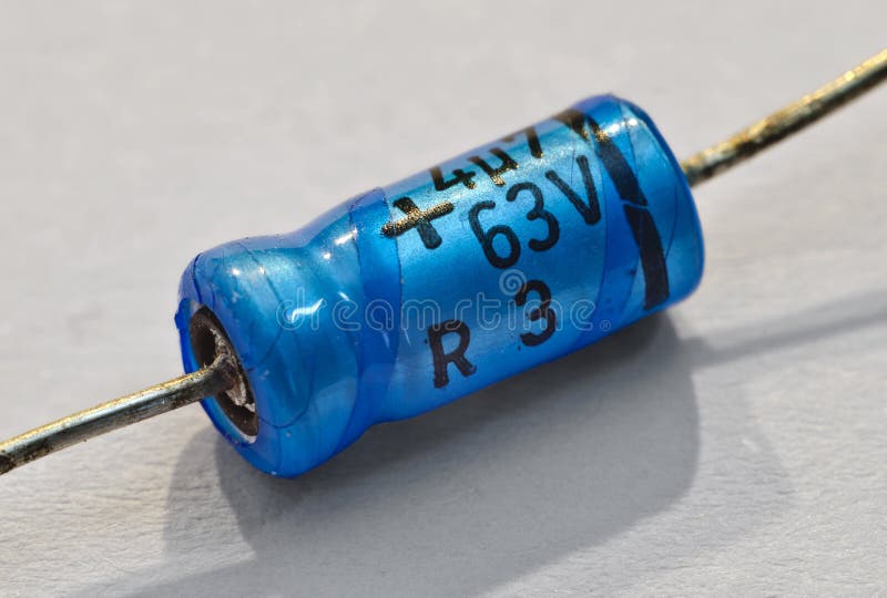Capacitor Da Parte Eletrônica Imagem de Stock - Imagem de eletrolítico ...