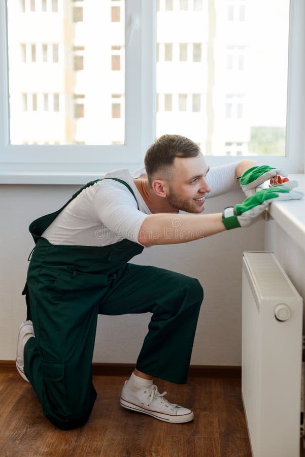 Capataz Que Usa Una Herramienta Llana Imagen de archivo - Imagen de ...