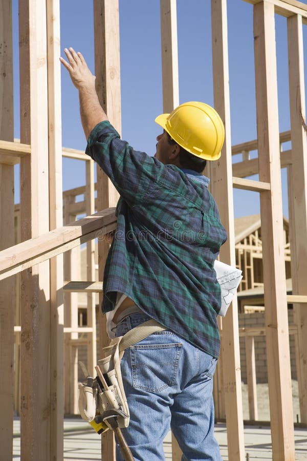 Capataz En El Uniforme De Trabajo Expertising La Estructura Que Se ...