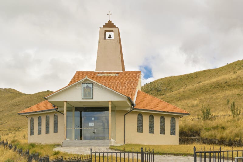 Capela Moderna Na Natureza Quito Equador Foto de Stock Editorial ...