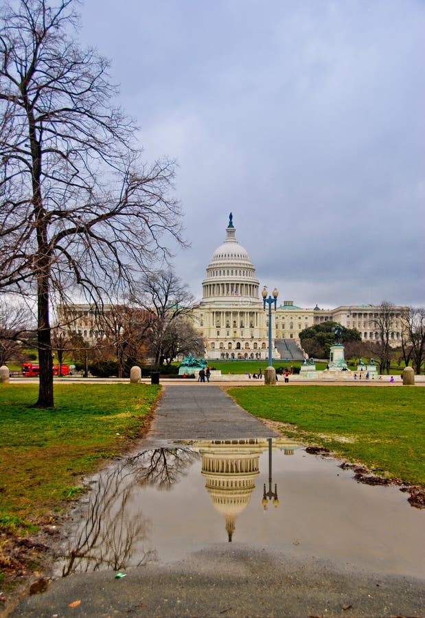 Capital Building, Washington Editorial Stock Photo - Image of flag ...
