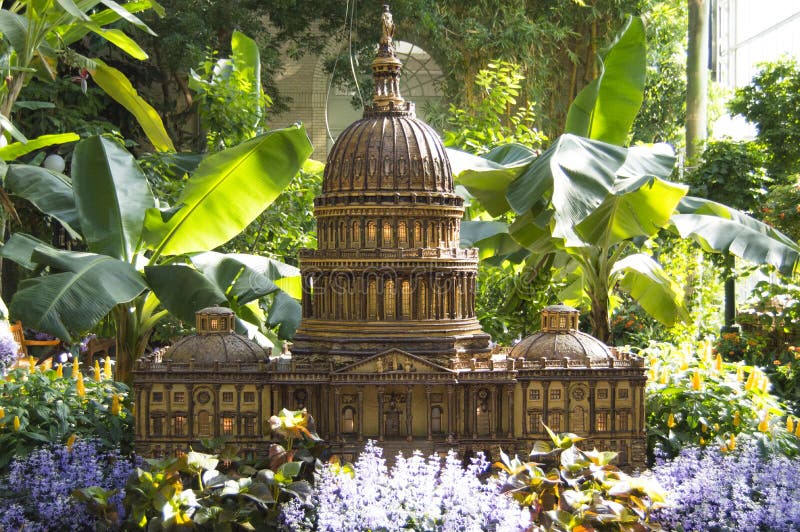 Capitol Miniature in Botanic Gardens Editorial Image - Image of park ...