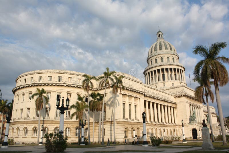 Capitolio Cubano De Natinal, Visión General Imagen de archivo - Imagen ...