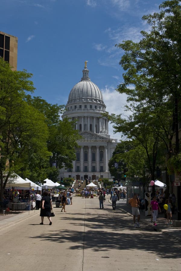 Capitolio Del Estado En Madison, Wisconsin Foto de archivo - Imagen de ...