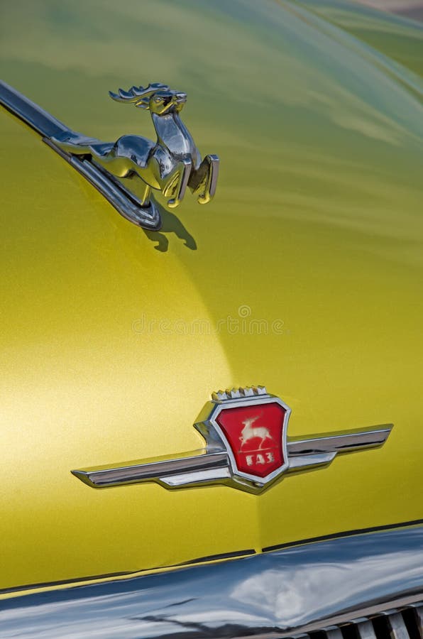 Capo del coche imagen de archivo editorial. Imagen de exterior - 63585339