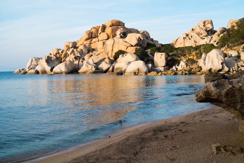 Capo Testa stockbild. Bild von schacht, felsen, szenen - 40640991