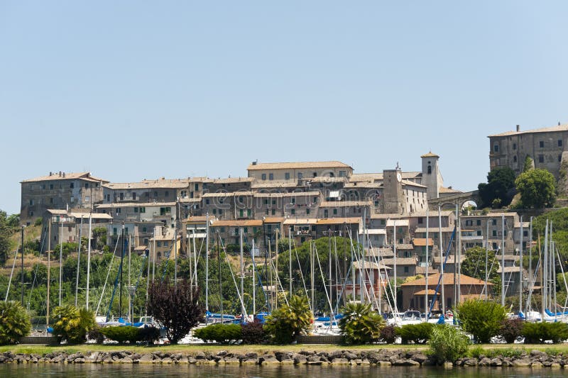 Capodimonte (lac Bolsena) photo stock. Image du ensoleillé - 22900700
