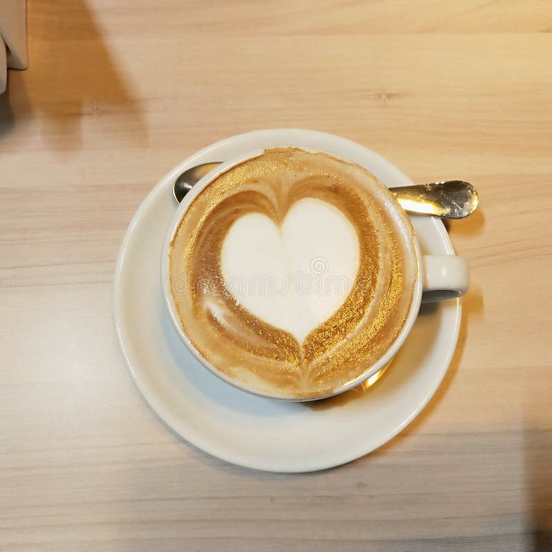 Cuore del Cappuccino immagine stock. Immagine di cuore - 6148319