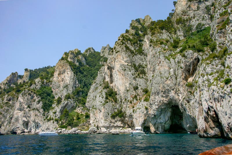 Capri, Italia - La Gruta Azul Foto editorial - Imagen de belleza, capri ...