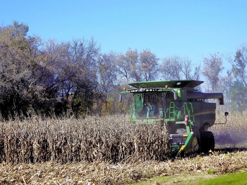 John Deere Combine Harvesting Corn Editorial Photo - Image of farming ...
