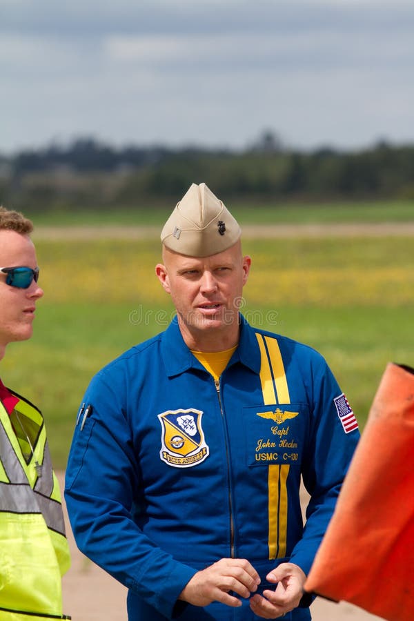 John Hecker Walking Off Fat Albert Editorial Photography - Image of ...