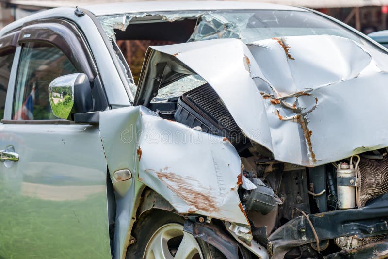 Front End Car Damage Stock Photos - Download 293 Royalty Free Photos
