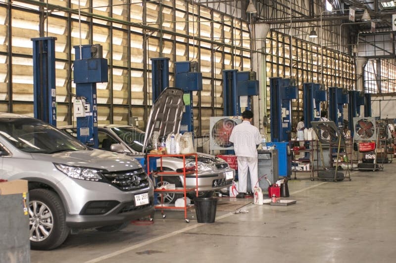 Car auto shop editorial photo. Image of auto, service - 37426061