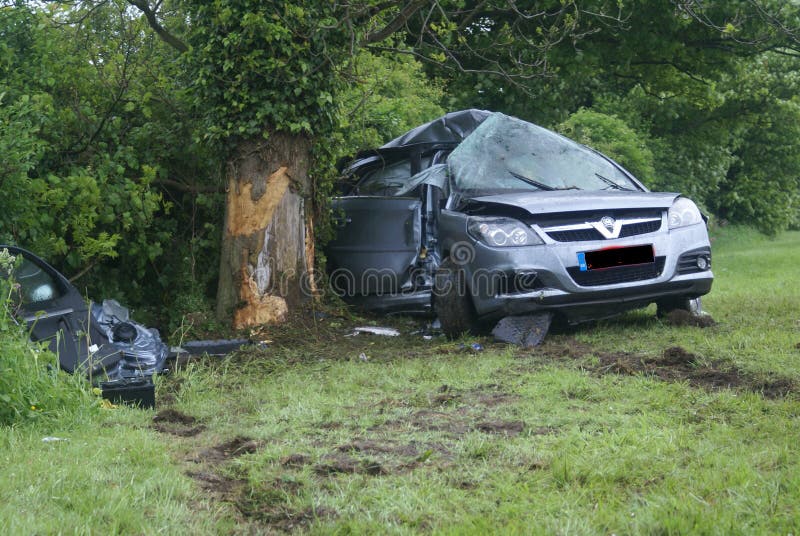 Car crash editorial image. Image of injury, crash, family - 99384540
