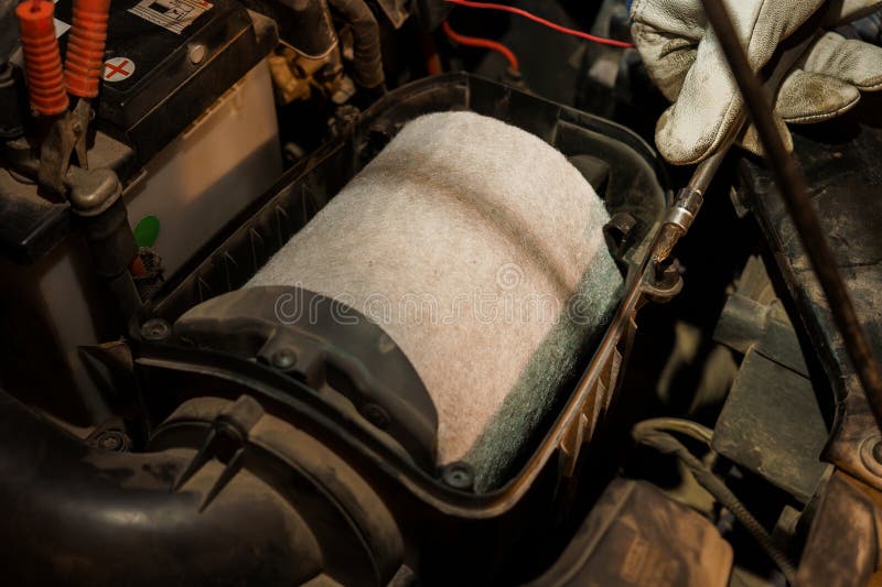 Car Maintenance: Inspecting and Replacing the Air Filter in a Vehicle ...
