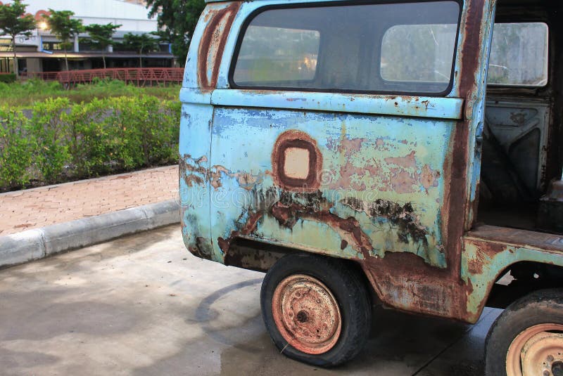 Car Old Rusty with Flat Tire of Abandoned Stock Image - Image of ...