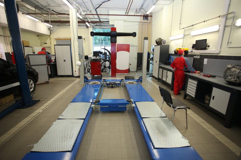 Car repair garage stock photo. Image of lifting, garage - 33975658