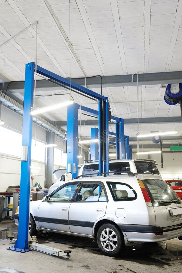 Car repair station stock photo. Image of mechanic, exident - 84876482