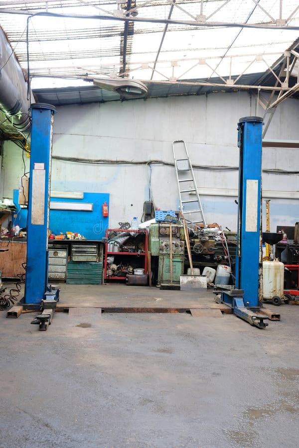 Car repair station stock photo. Image of machinery, repair - 82539744