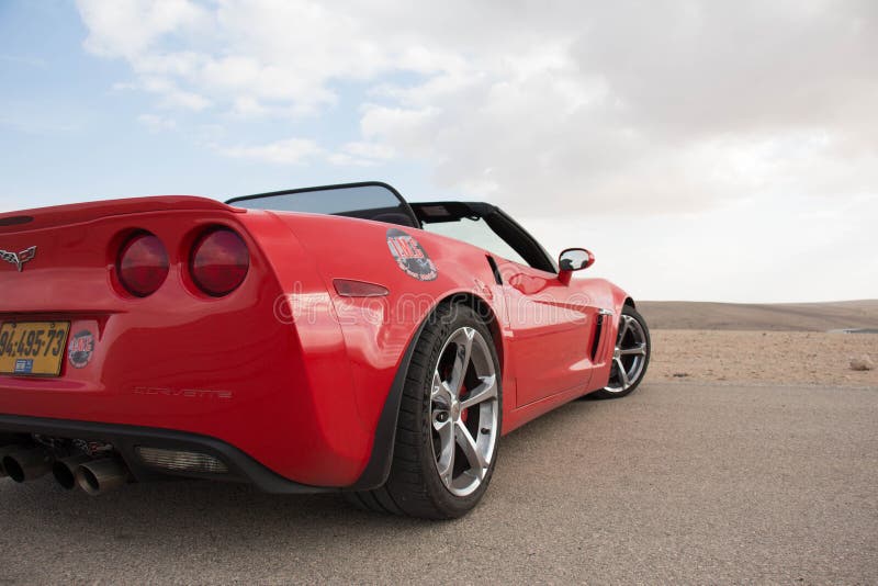 Car on the Roads of the Desert Editorial Image - Image of italiano ...