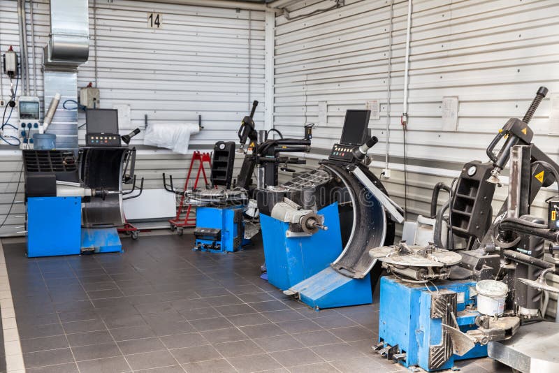 Car Service Equipment. Tire Fitting Stock Image - Image of replace ...