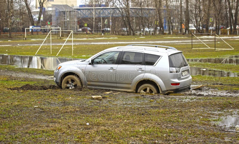 Car stuck in the mud editorial stock photo. Image of clay - 37976208
