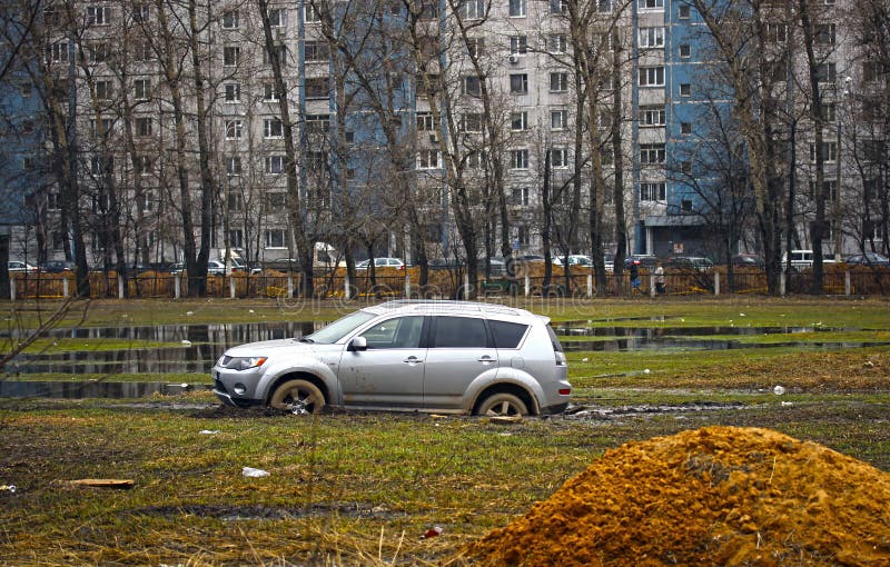 Car stuck in the mud editorial image. Image of stuck - 37976210