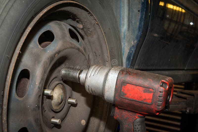 Car tires changing stock image. Image of breakdown, broken - 59410977