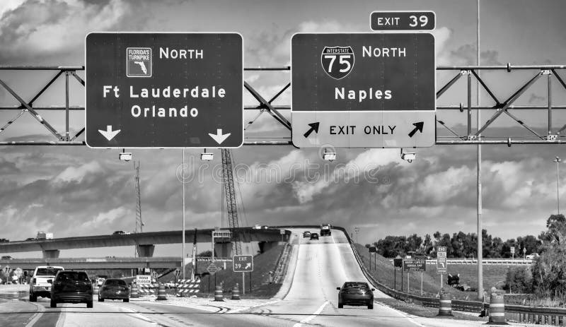 Car Traffic Along Florida I-75 Interstate Editorial Stock Image - Image ...