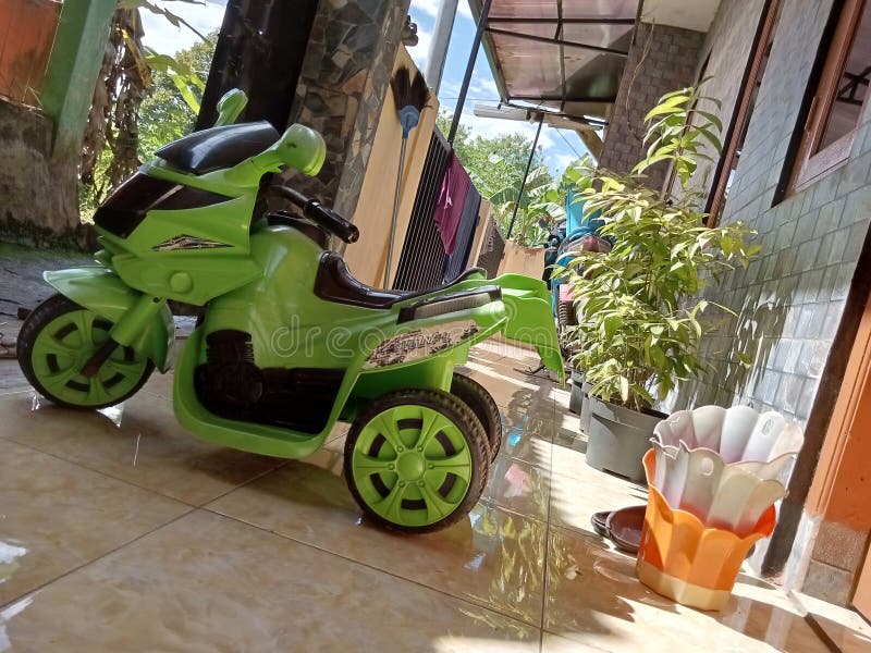 The car is wanderful stock photo. Image of tire, vehicle - 271981956