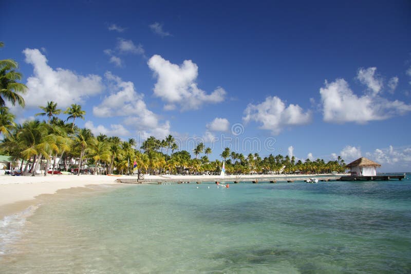 Caraïbisch Strand stock afbeelding. Image of hemel, verlof - 833369