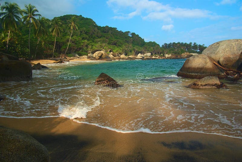 Caraïbisch Strand in Colombia Stock Foto - Image of idyllisch, vakantie ...