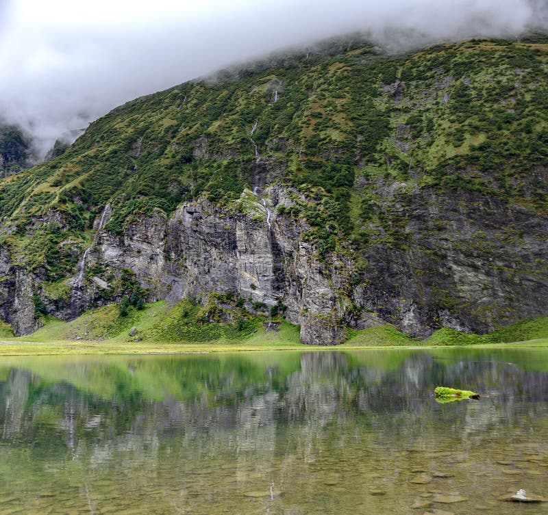 Cara Da Rocha No ` De Hintersee Do ` Do Lago Imagem de Stock - Imagem ...