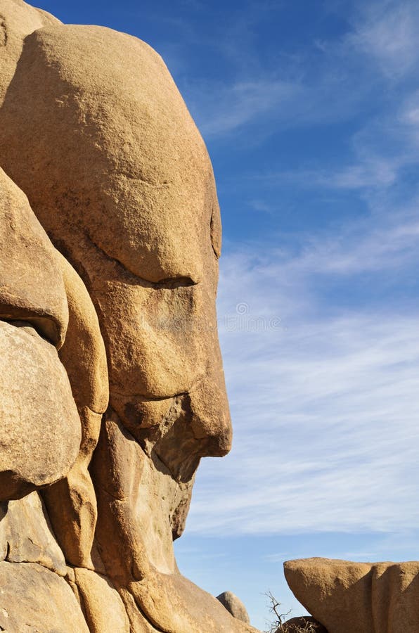 O Rosto Rocha De Uma Montanha Foto de Stock - Imagem de marco, objeto ...