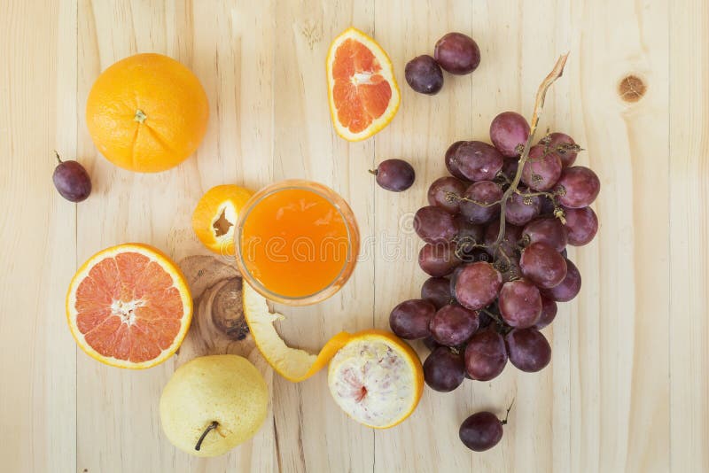Cara Orange and Grape Friut on the Wooden Table ,above View Stock Image ...