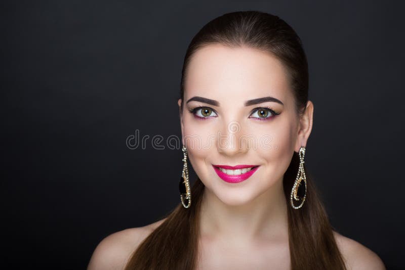 Cara perfecta de la mujer foto de archivo. Imagen de maquillaje - 108054338