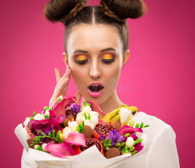 Cara, Ramalhete Do Fruto, Cor-de-rosa Foto de Stock - Imagem de energia ...