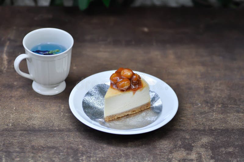 Caramel Macadamia Cheesecake or Nut Cake,macadamia Cake or Macadamia ...