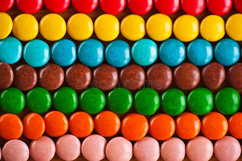 Caramelle Di Cioccolato Colorate E Rotonde Immagine Stock - Immagine di ...