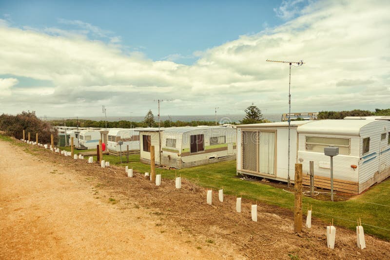 Caravan o campo caravan immagine stock. Immagine di unità - 35246403