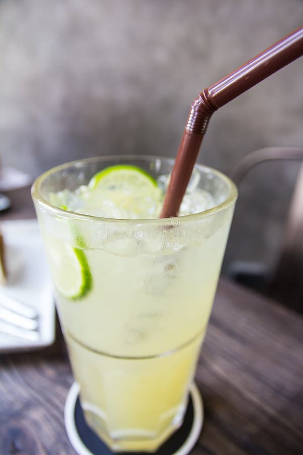 Carbonated lemonade stock photo. Image of recipe, healthy - 73753368