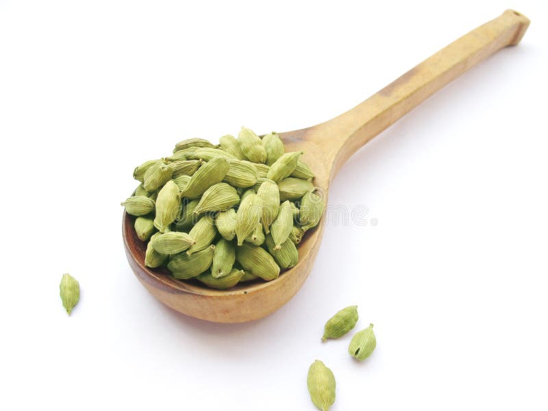 Cardamome photo stock. Image du épice, wooden, mesure - 18267988