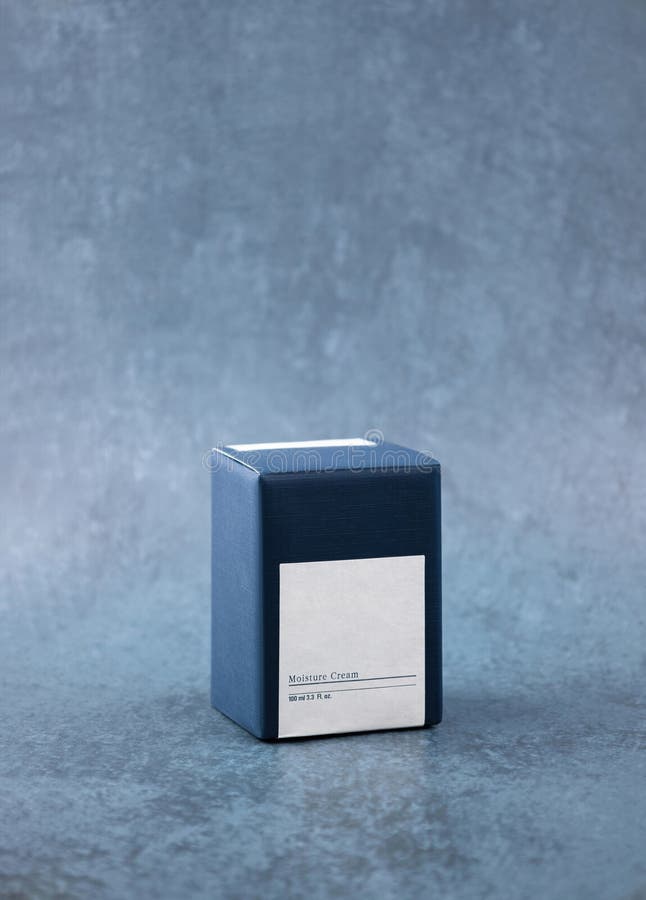 Cardboard Box of Face Moisturizer from the Brand Pyunkang Yul Stock ...