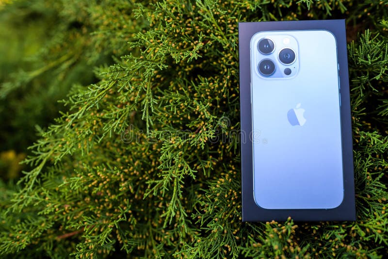 Cardboard Box of Apple IMac Computers Unboxing Editorial Stock Image ...