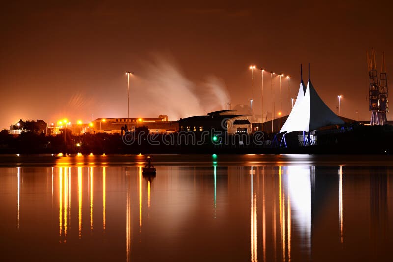 Cardiff Bay at night stock photo. Image of light, expozition - 27979426