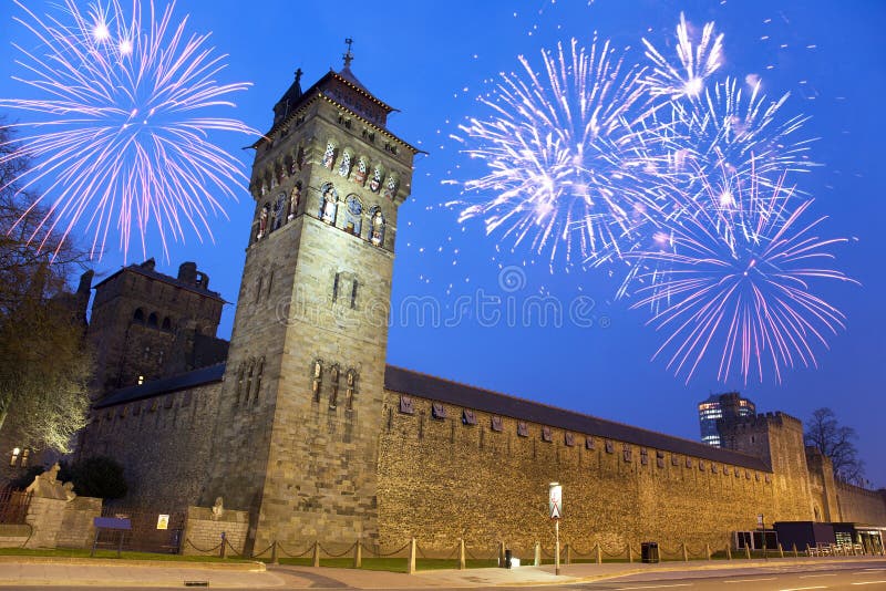 Cardiff Castle at Night stock image. Image of middle - 27926205