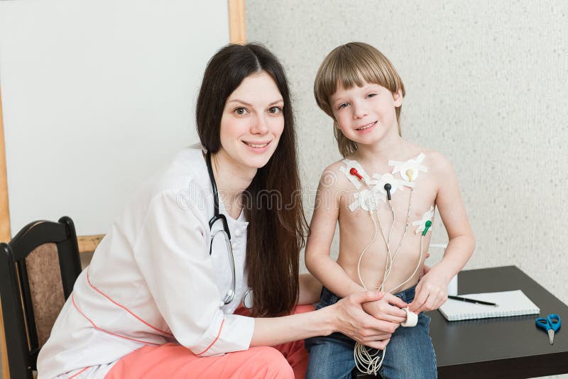 Hartcardiogram Die Holter Gebruiken Stock Afbeelding - Image of kabel ...