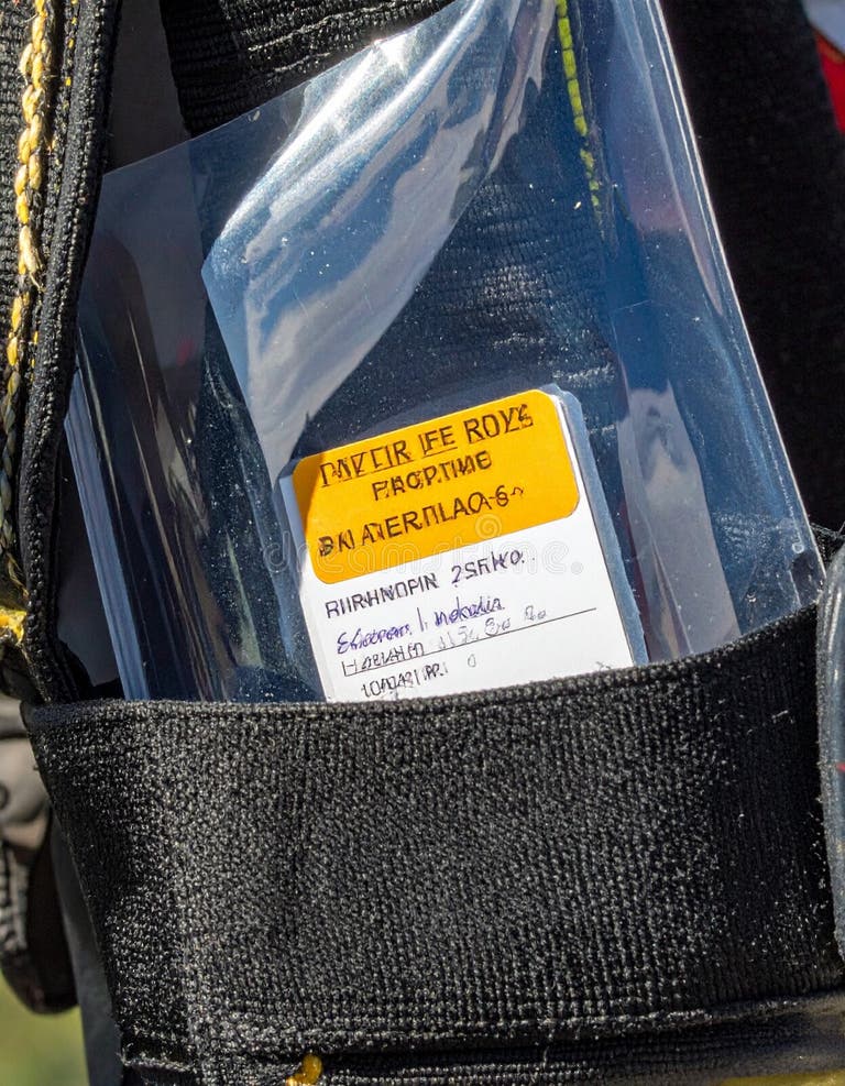 Sample Pouch Stock Illustrations – 1,961 Sample Pouch Stock ...