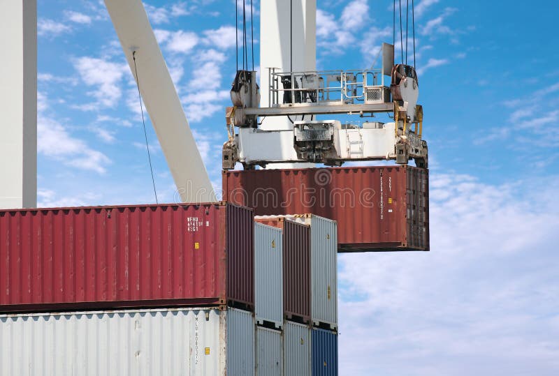 Cargamento imagen de archivo. Imagen de carga, cargamento - 991243